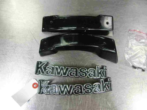 KZ1300 ガソリンタンクエンブレム左右セット Z1300 KZT30A(カワサキ用)｜売買されたオークション情報、yahooの商品情報を ...