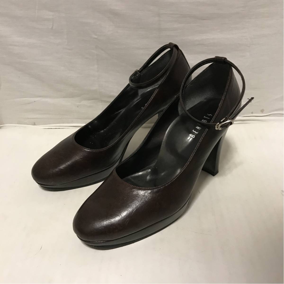 ベルメゾン 日本製 BENEBIS ベネビス ストラップ付きパンプス 24cmEEE こげ茶(ブラウン系)｜売買されたオークション情報、yahooの商品情報をアーカイブ公開 - オークファン ...