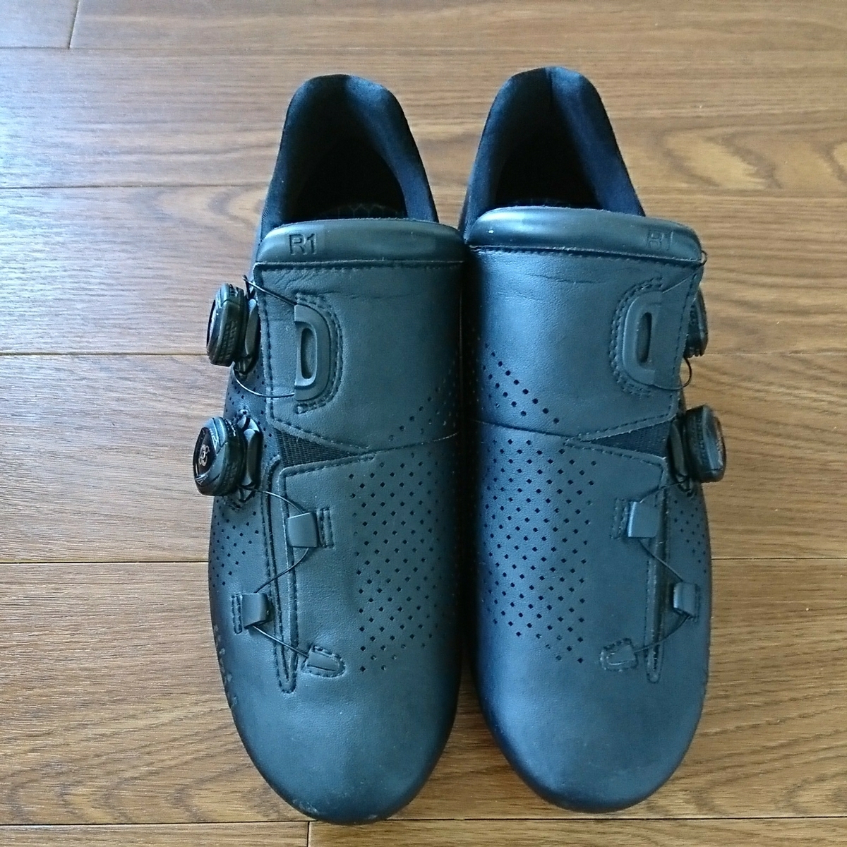 fizik r1b 41 26.35cm(26cm～)｜売買されたオークション情報、yahooの商品情報をアーカイブ公開 - オークファン（aucfan.com）