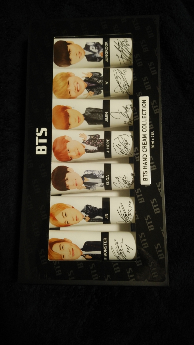 BTS ハンドクリーム セット 公式グッズ BTS Hand cream BigHit x JSMD コラボ 30ml X 7ea ...