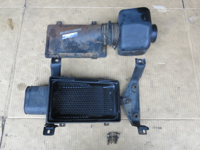 Z31 / 純正エアクリーナーBOX S62後期200ZR B-35 検索 Z31 GZ31 PZ31 PGZ31 HZ31 HGZ31 ...