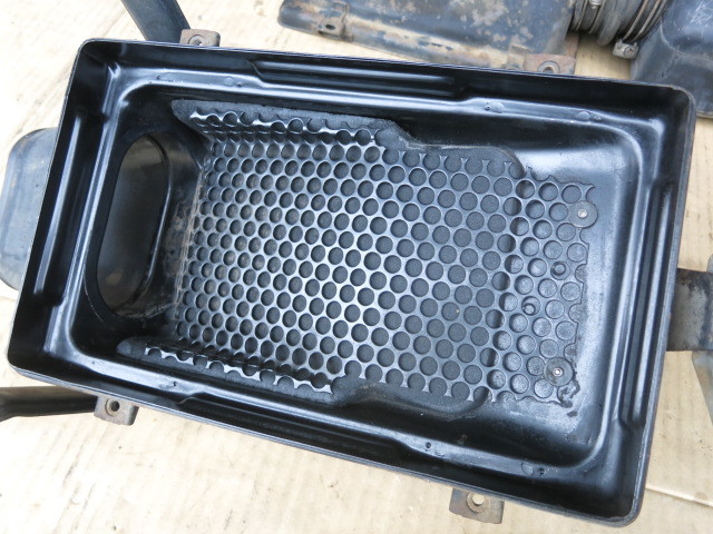 Z31 / 純正エアクリーナーBOX S62後期200ZR B-35 検索 Z31 GZ31 PZ31 PGZ31 HZ31 HGZ31 ...