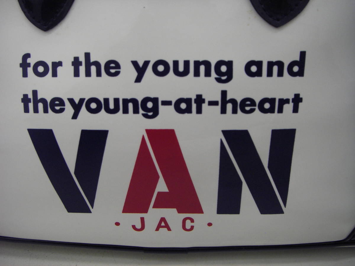 VAN JAC エナメル スポーツバッグ 20182(ボストンバッグ)｜売買されたオークション情報、yahooの商品情報をアーカイブ公開 - オークファン（aucfan.com）