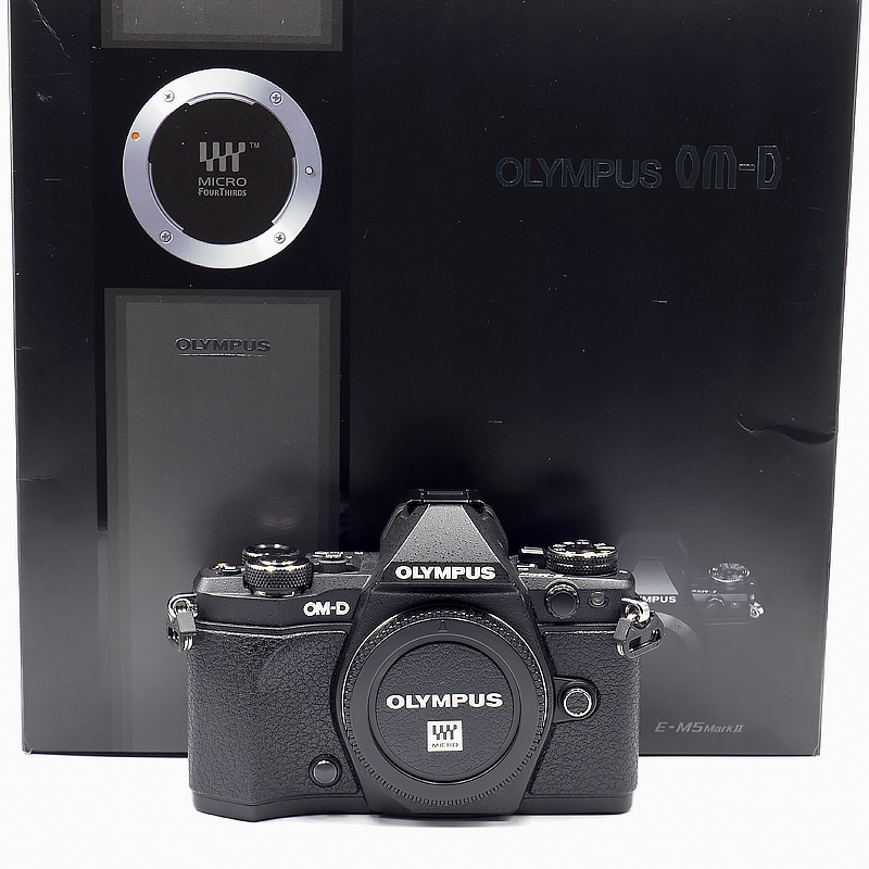 OLYMPUS オリンパス OM-D E-M5 Mark Ⅱ M2 ボディ ブラック ショット数 約14.393 付属品充実 極めて ...