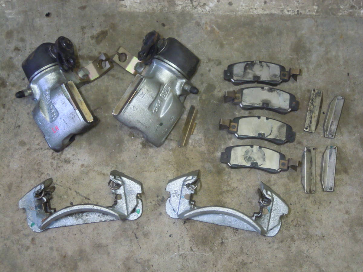 いすゞ 117クーペ PA96 後期 G200 純正 リア ブレーキキャリパー 左右 ブレーキパッド付き PA90 PA95 等 固着無し ...