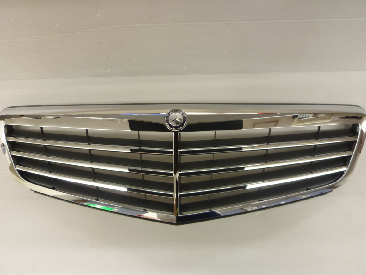 品 フロントグリル W204 Cクラス MERCEDES BENZ メルセデスベンツ A2048801283 他商品と同梱歓迎(フロント ...