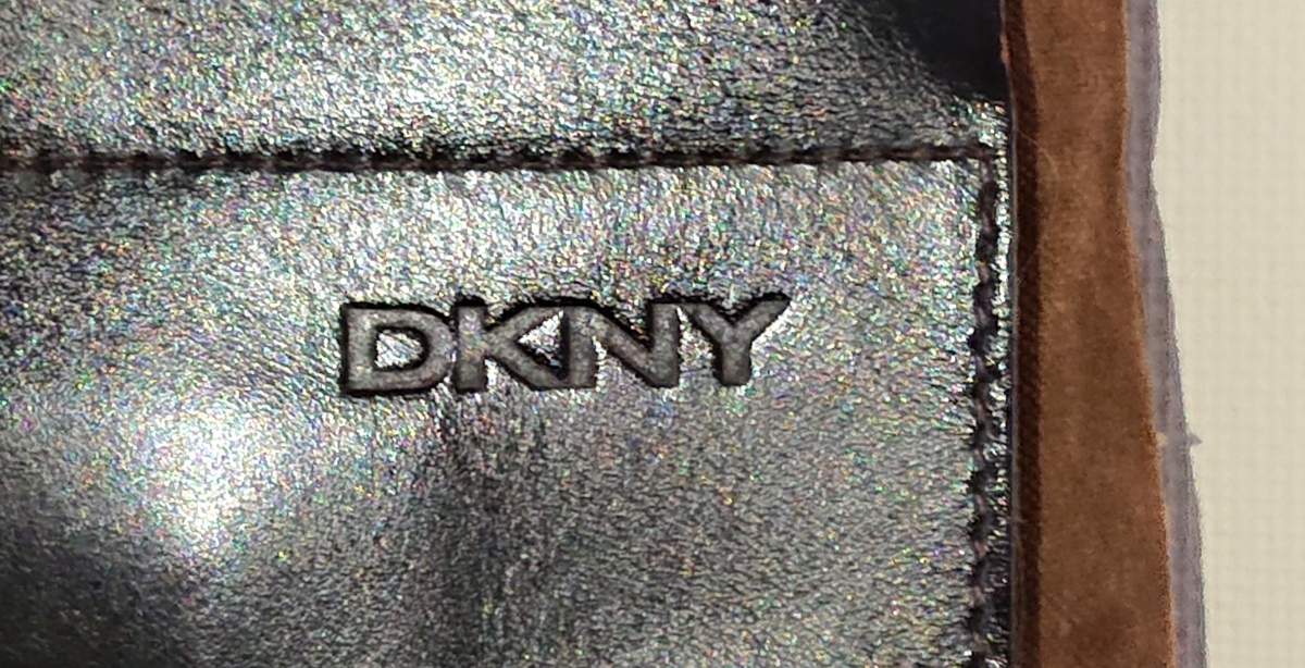 DKNY ダナ キャラン トートバッグ ブラウン as(ダナ･キャラン、DKNY)｜売買されたオークション情報、yahooの商品情報をアーカイブ公開 - オークファン（aucfan.com）