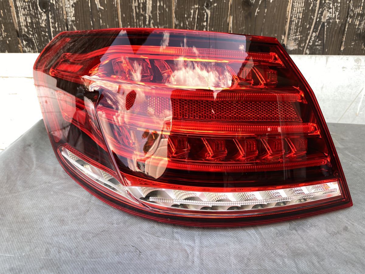 程度良好 W212 後期 Eクラス 純正 左 外側 テールレンズ A212 906 07 03 E250 E220d E300 E350 E550 E63 E63S 208(テールライト ...