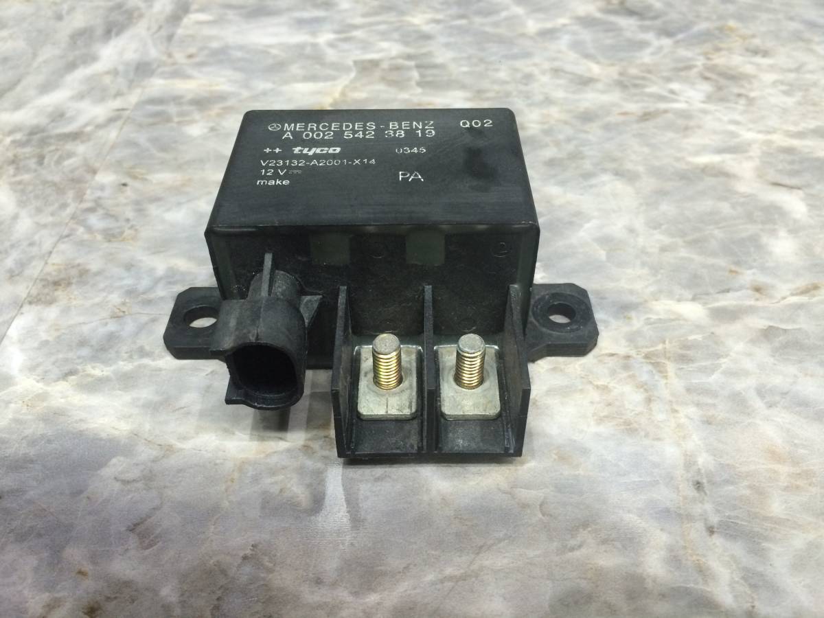 ⑨ W211 E320 ベンツ バッテリー リレー コンピューター A0025423819 AMG仕様 H16年4月 前期 97589 ...