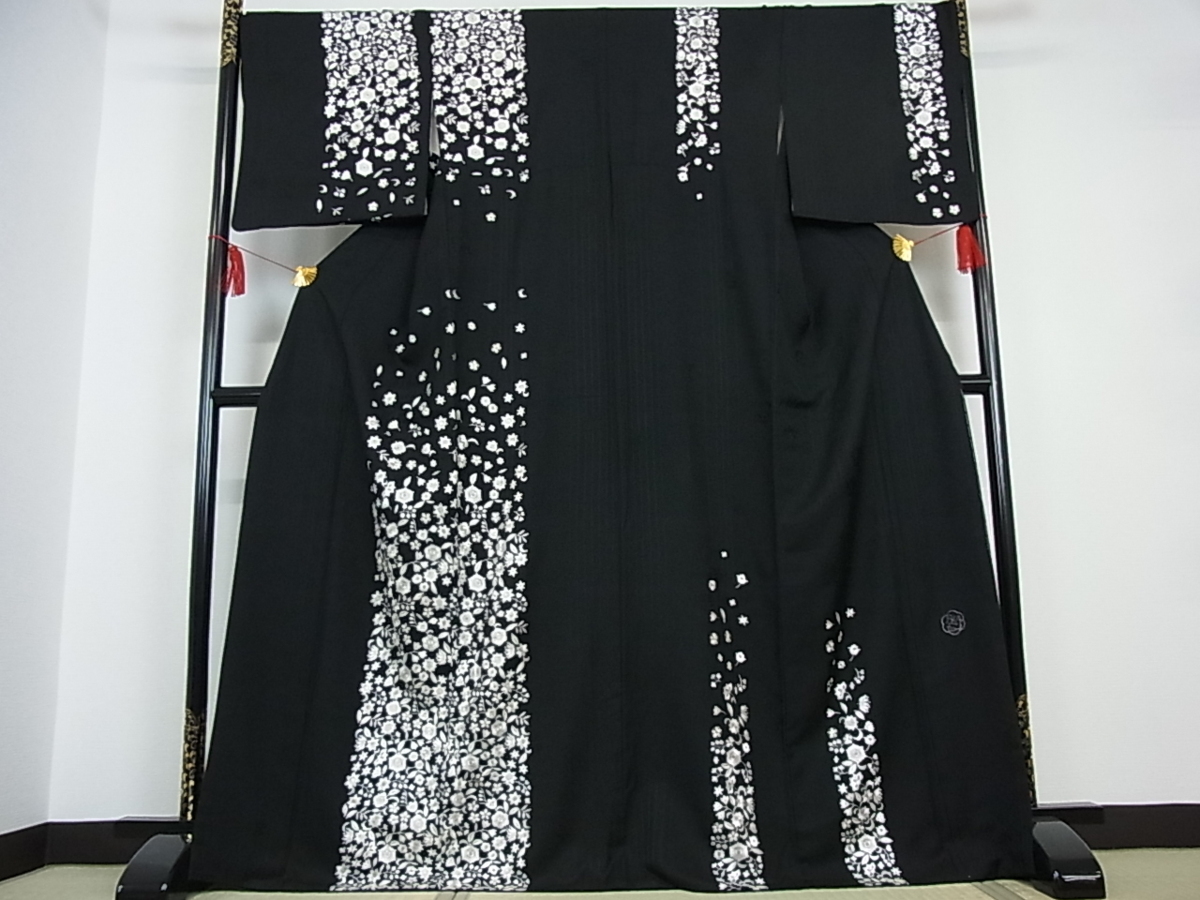 着物屋こころ 最高級 訪問着 作家物 総刺繍 小花文 黒地 金糸 逸品 nb707(仕立て上がり)｜売買されたオークション情報、yahooの ...