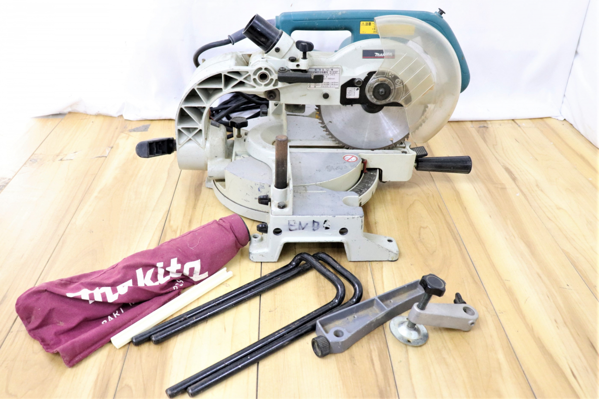 ト葛 makita マキタ スライド丸ノコ7型 LS0711 型式検定番号D237 クロスカットソー 切断機 通電確認済み CE445CYY53(丸のこ)｜売買されたオークション情報 ...