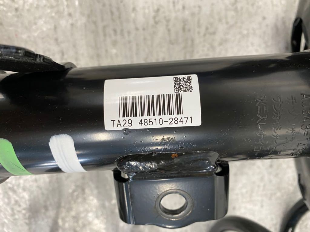 新車外し ② ノア ヴォクシー エスクァイア ZRR80 純正 ショック サスペンション 48510-28471 48520-28471 ...