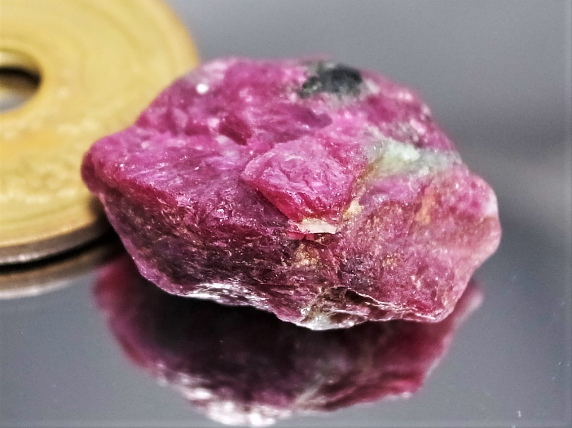 21.73ct 大粒サイズ 天然ルビー原石 モザンビーク産(ルビー)｜売買されたオークション情報、yahooの商品情報をアーカイブ公開 - オークファン（aucfan.com）