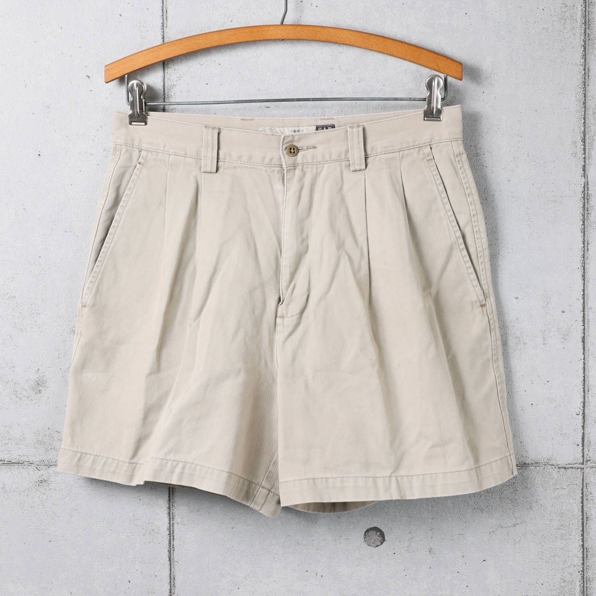 GAPギャップ 1990年代2タックチノショーツ ベージュ W30(ボトムス)｜売買されたオークション情報、yahooの商品情報をアーカイブ公開 - オークファン（aucfan.com）