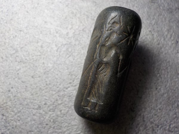 ササン朝 シリンダーシール コレクター放出品 人物 円筒印章 石造 スタンプ 印 KM23-5(その他)｜売買されたオークション情報、yahooの商品情報をアーカイブ公開 - オークファン ...