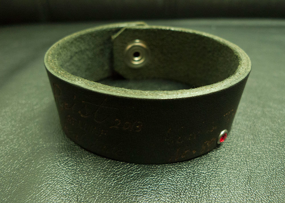 ROIST ロイスト レザー ブレスレット スタッズ①(黒)｜売買されたオークション情報、yahooの商品情報をアーカイブ公開 ...