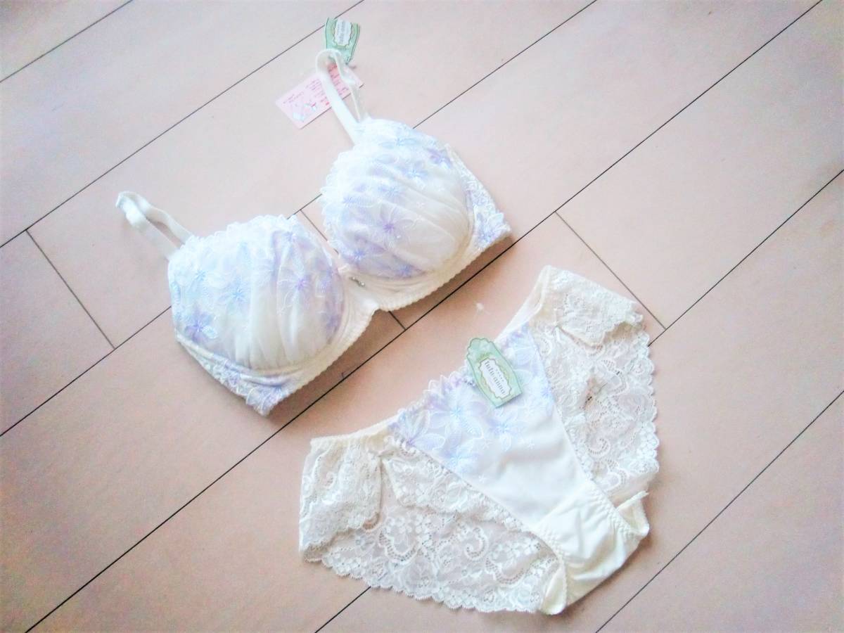 211230 TUTUANNA チュチュアンナ 美胸UPブラ ショーツ セット E70 M パッドポケットあり(70)｜売買されたオークション情報、yahooの商品情報をアーカイブ公開 ...