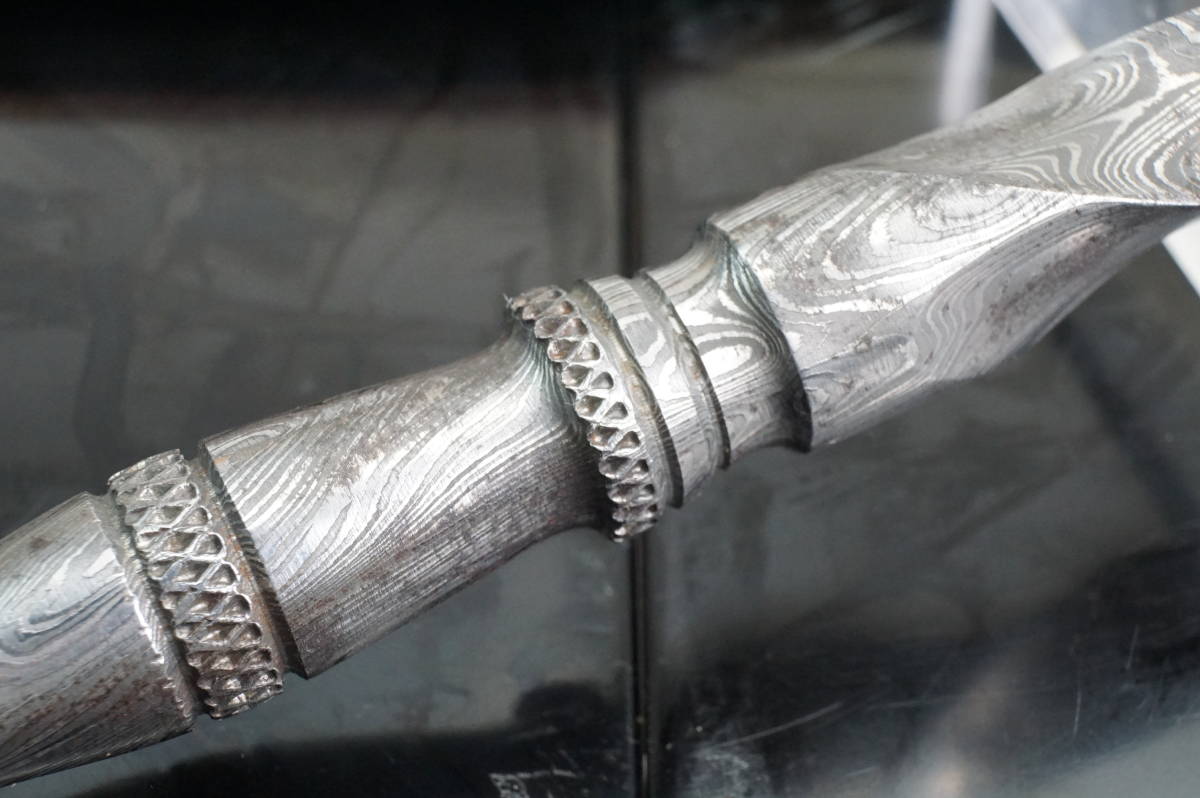 トリプルダガーナイフ ダマスカスナイフ 超 だけど訳アリ/ スクリューダガー ナイフ/ 15.5㎝長 161g/英国製 DCB713-4 ...