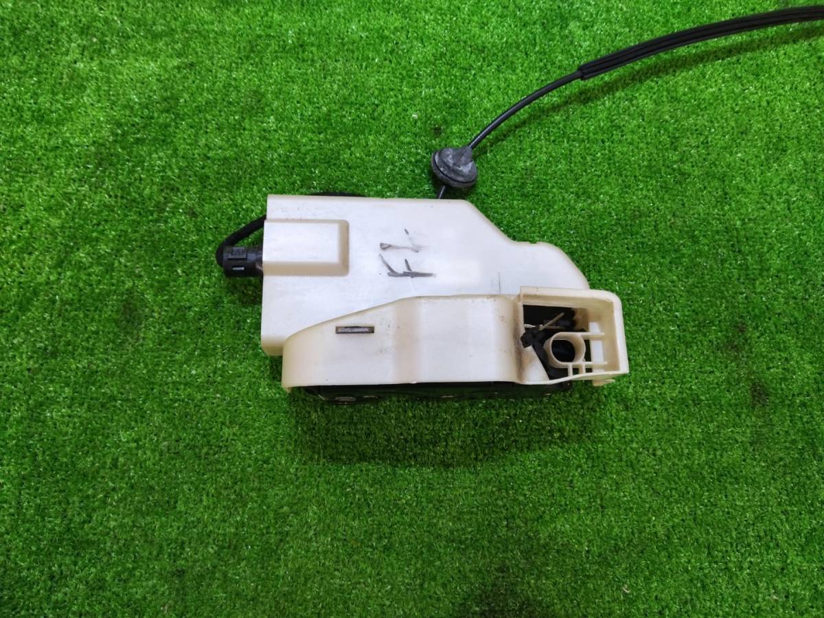 VWフォルクスワーゲン トゥーラン GH-1TBLX フロントドアロック 左 2005 3D2837015K NSP10106 ...
