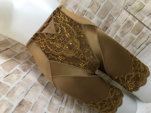 B04006 MARUKO マルコ 高級補正 股メッシュ ガードル M-64(Mサイズ)｜売買されたオークション情報、yahooの商品情報をアーカイブ公開 - オークファン（aucfan.com）