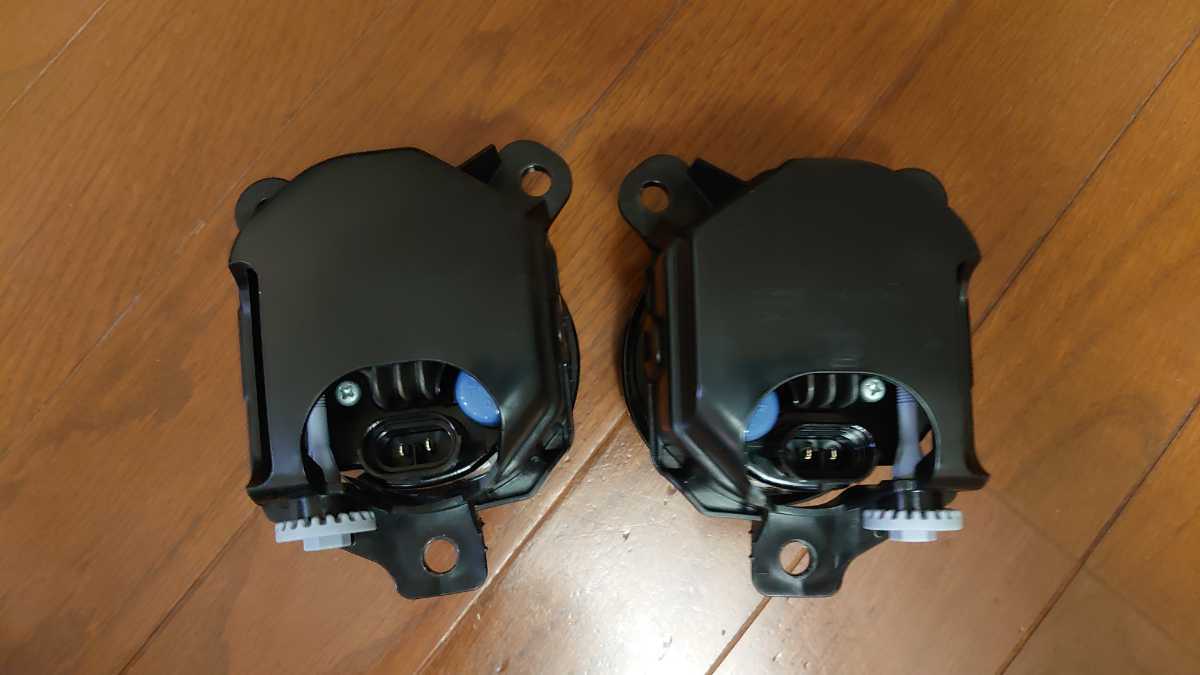 スバル レヴォーグ VN5 純正LEDフォグランプ 新車外し品左右セット 84501VA010(フロント)｜売買されたオークション情報 ...