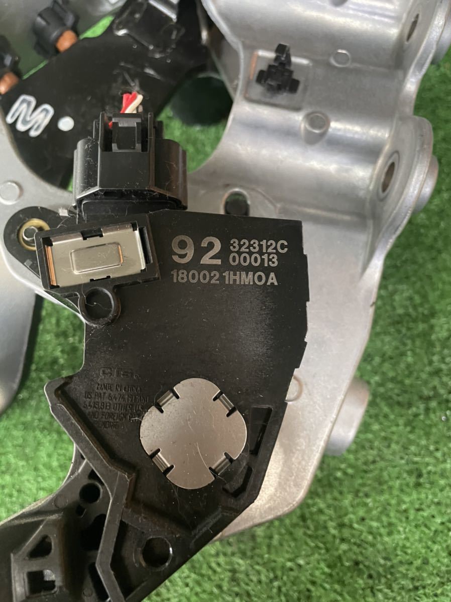 ⑩ 日産 AZE0 ZE0 リーフ アクセル ブレーキ ペダル B-下(日産用)｜売買されたオークション情報、yahooの商品情報をアーカイブ公開 - オークファン（aucfan.com）