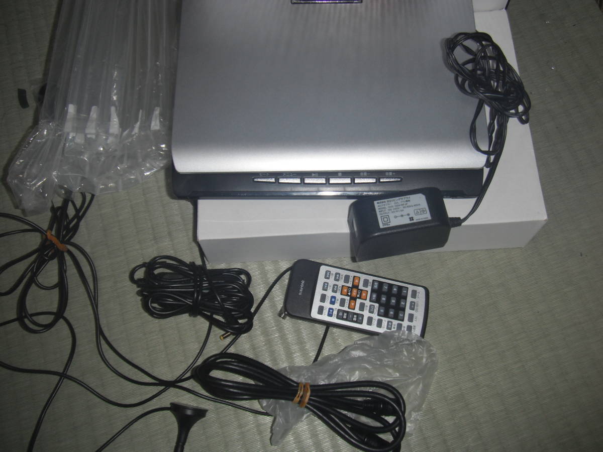 9inch FULL SEG PORTABLE DVD PLAYER 9型 フルセグ対応 ポータブル DVDプレイヤー DVD-F915 ...