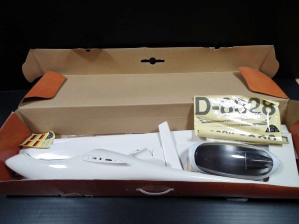 未組立 FLY FLY ASW-28 モーターグライダー 胴体 グラスファイバー 翼幅 2530mm ARF半完成機 廃盤モデル(組立キット ...