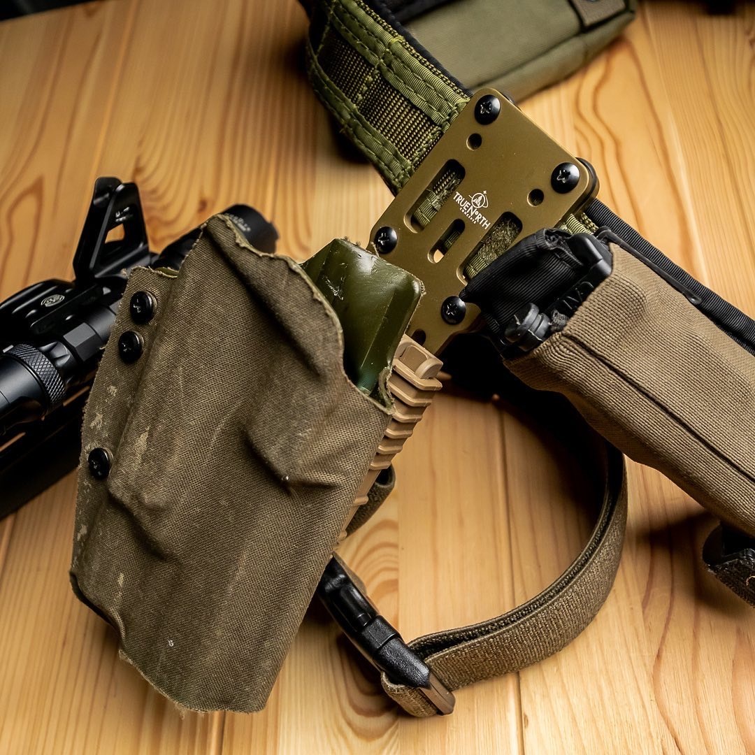実物 True North Concepts MHA Modular Holster Adapter ホルスターアダプター Flat Dark ...