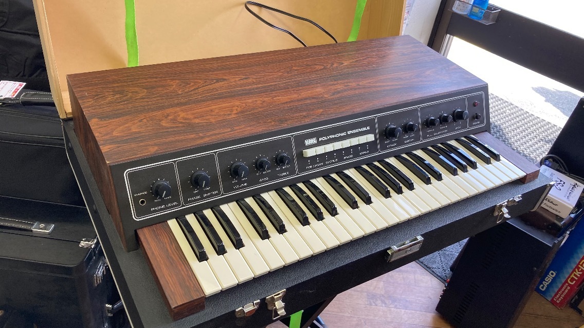 u48239 KORG PE-2000 シンセサイザー ヴィンテージ ケース難あり 動作ok(コルグ)｜売買されたオークション情報、yahooの商品情報をアーカイブ公開 - オークファン ...