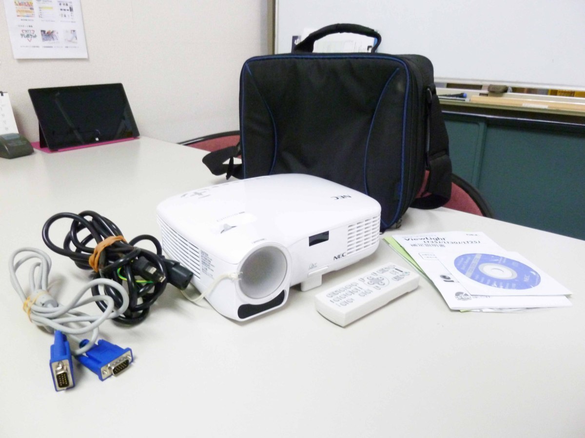 ランプ使用時間 420h NEC LT30 プロジェクター ケース付き ランプ残量 79% 簡易 映像機器 W70(本体)｜売買された ...