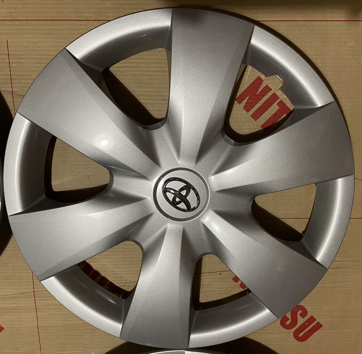 新車外し トヨタ純正15インチホイールキャップ 4枚セット SCP92 ベルタ SCP90 ヴィッツ 42602-52320(純正品)｜売買されたオークション情報、yahooの商品情報を ...