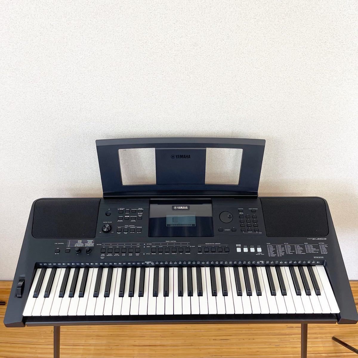 ヤマハ YAMAHA PSR-E453 ポータブルキーボード バスレススピーカー搭載 ヘッドフォン付き スタンド付き 61鍵盤 現状 ...