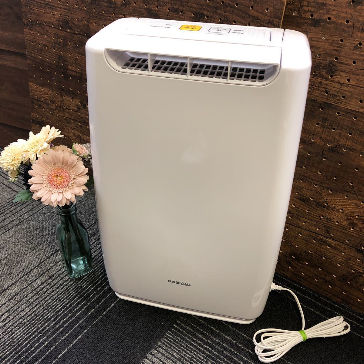 A- 完動品 IRIS OHYAMA アイリスオーヤマ KDA-20BK-W コンパクト 衣類乾燥除湿器 2019年製 5畳 定格除湿能力2 ...