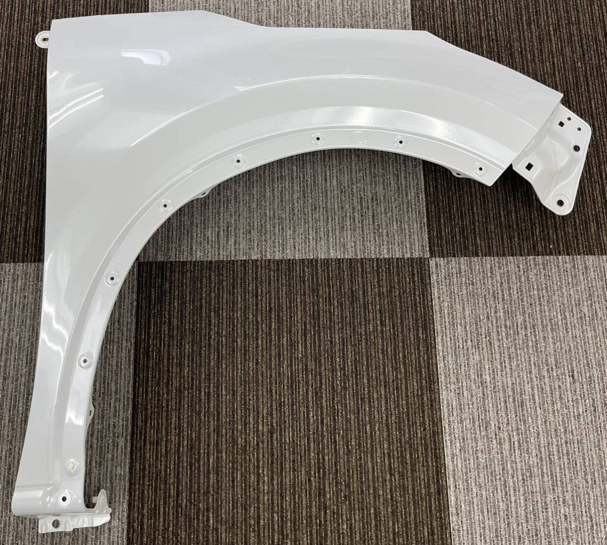 トヨタライズ 純正A200A A201A A202A A210A/ロッキー TOYOTA RAIZE RIGHT FENDER A200S ...