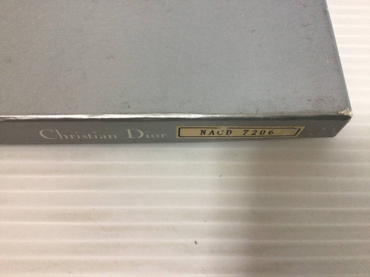 C344 Christian Dior/クリスチャン ディオール ハンカチ 2枚 ロゴ入り 色違いセット バラ柄 レッド ブラック 箱入(服飾小物)｜売買されたオークション情報、yahooの ...