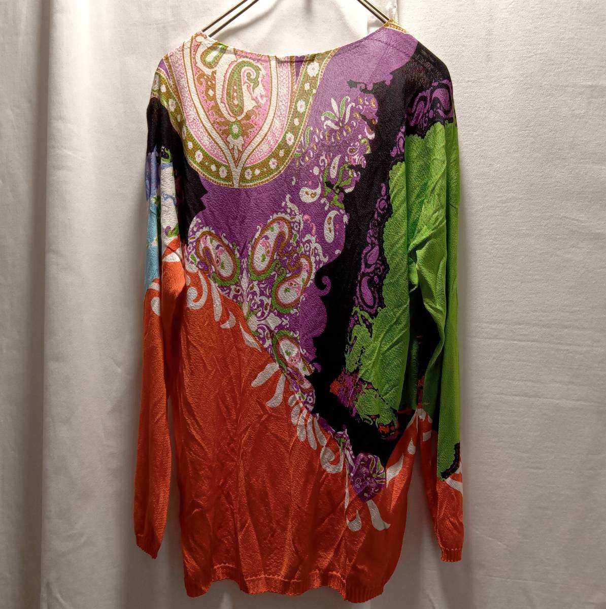 ETRO エトロ Vネック シルクTシャツ 141-15757-9647 42 店舗受取可(Mサイズ)｜売買されたオークション情報、yahooの商品情報をアーカイブ公開 - オークファン ...
