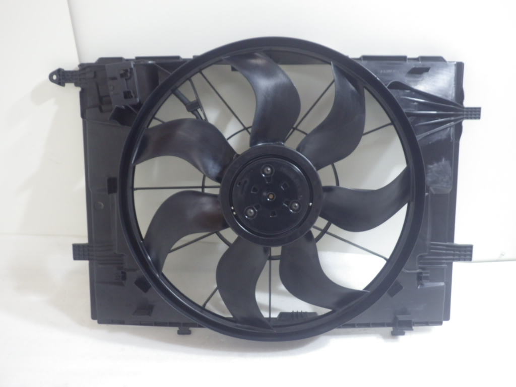 PTM-2035 ベンツ Cクラス W205系 電動ファン A 099 906 10 00 0 130 708 401 個人様宅直送不可 ...