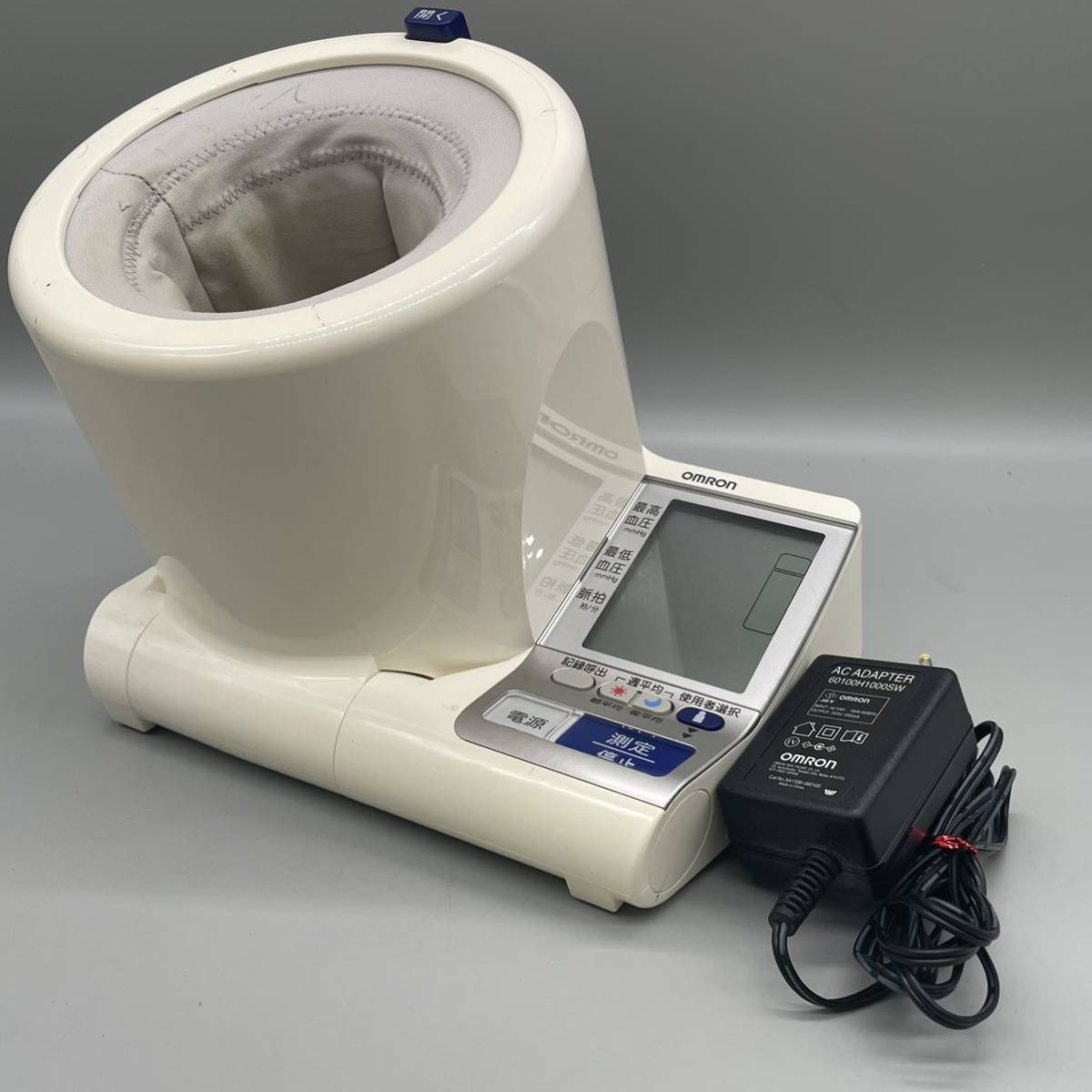 OMRON オムロン デジタル 自動 血圧計 上腕式 スポットアーム アームイン HEM-1010 健康 管理 簡単 操作 ACアダプター 付き み(血圧計)｜売買されたオークション情報 ...