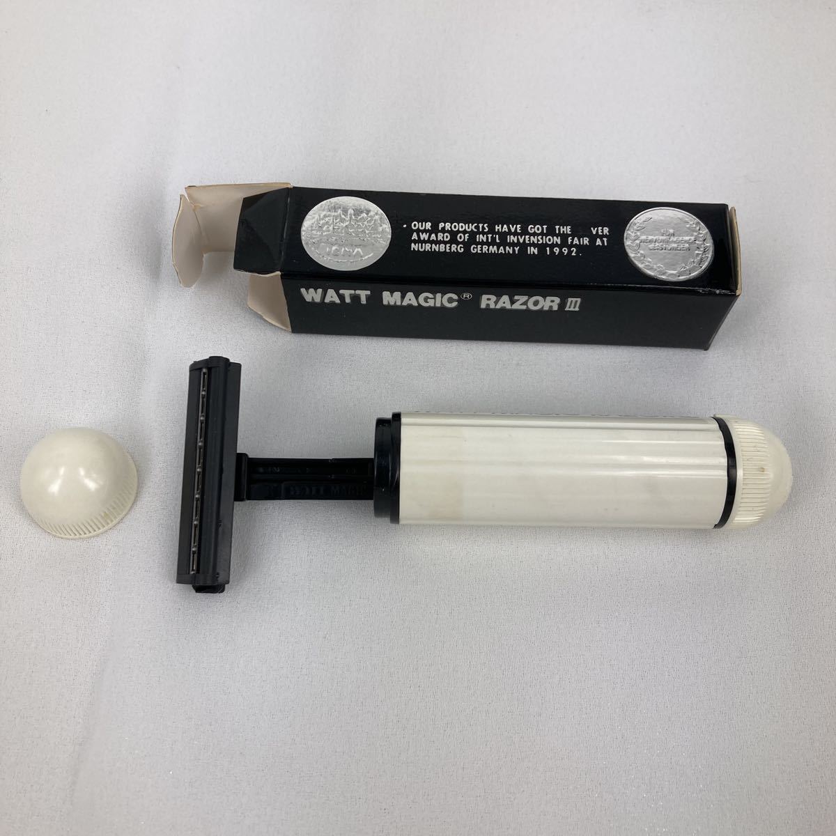 携帯収納式カミソリ WATT MAGIC RAZOR3 2枚刃 髭剃り 携帯収納式シェーバー(ボディケア)｜売買されたオークション情報 ...