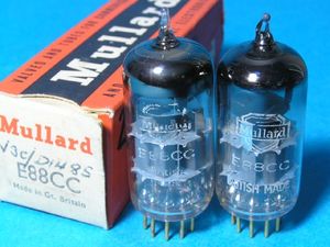 真空管 双3極管 MULLARD E88CC 6922 ゴールドピン 2本組(真空管)｜売買されたオークション情報、yahooの商品情報をアーカイブ公開 - オークファン（aucfan.com）