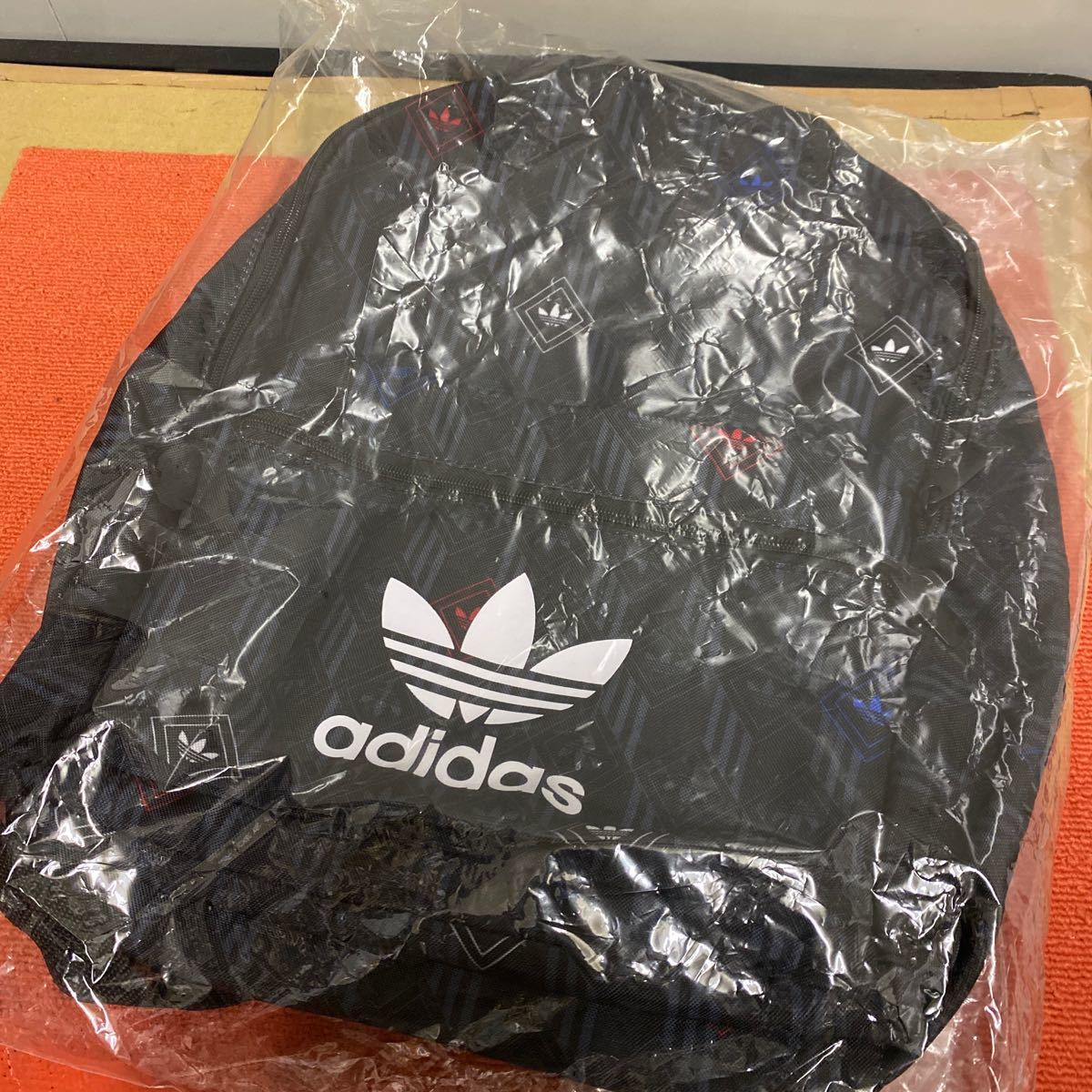 品 アディダスオリジナルス adidas originals FT9292 モノグラム リュックサック バックパック ロゴ 総柄 かばん ...