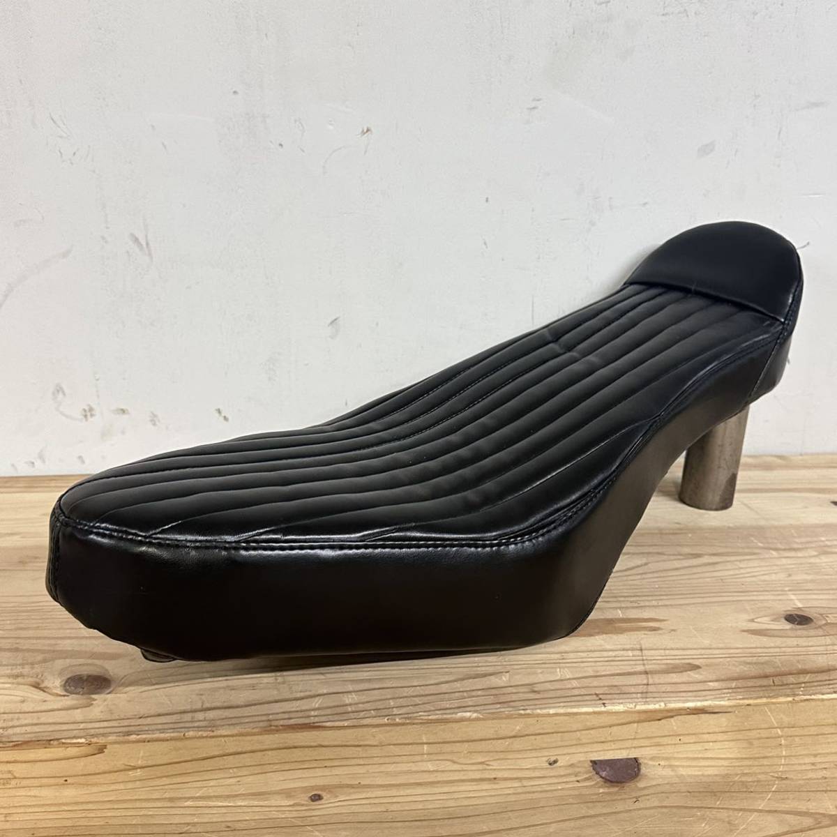 TT シート タックロール Kフレーム アイアン XLCH XLH スポーツスター 検 BATES ベイツ ベーツ ハーレー HARLEY ...