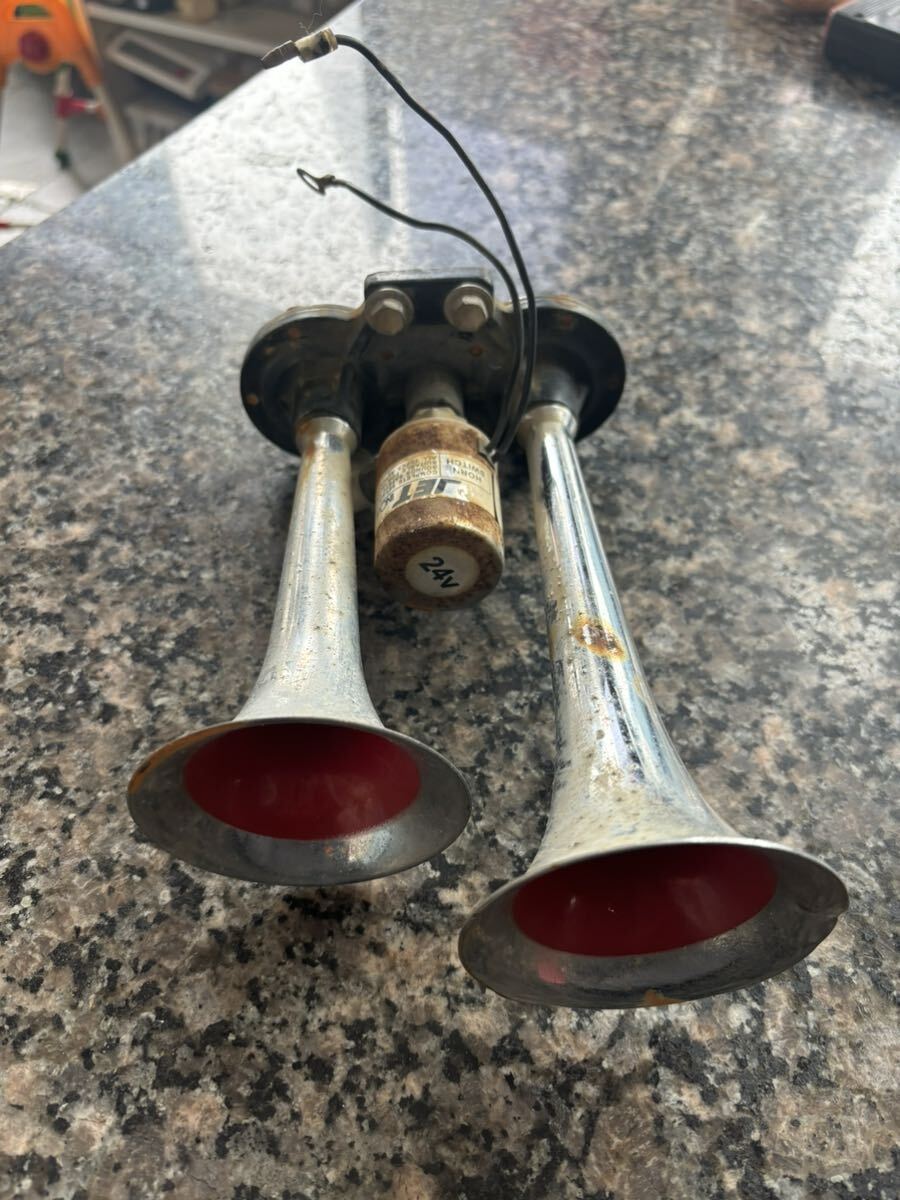 JET エアーホーン 24v(ホーン（24V専用）)｜売買されたオークション情報、yahooの商品情報をアーカイブ公開 - オークファン（aucfan.com）