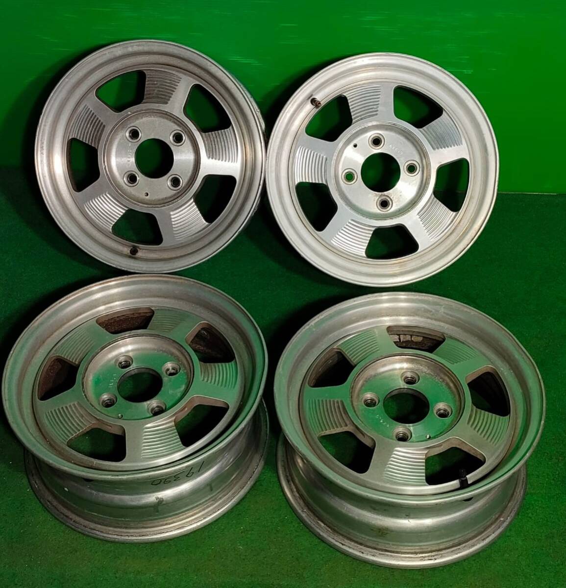 ボイド BOYDS FLUTED HAMMER 15X6J ET27 実測 4H/114.3 4本セット(社外品)｜売買されたオークション情報、yahooの商品情報をアーカイブ公開 ...