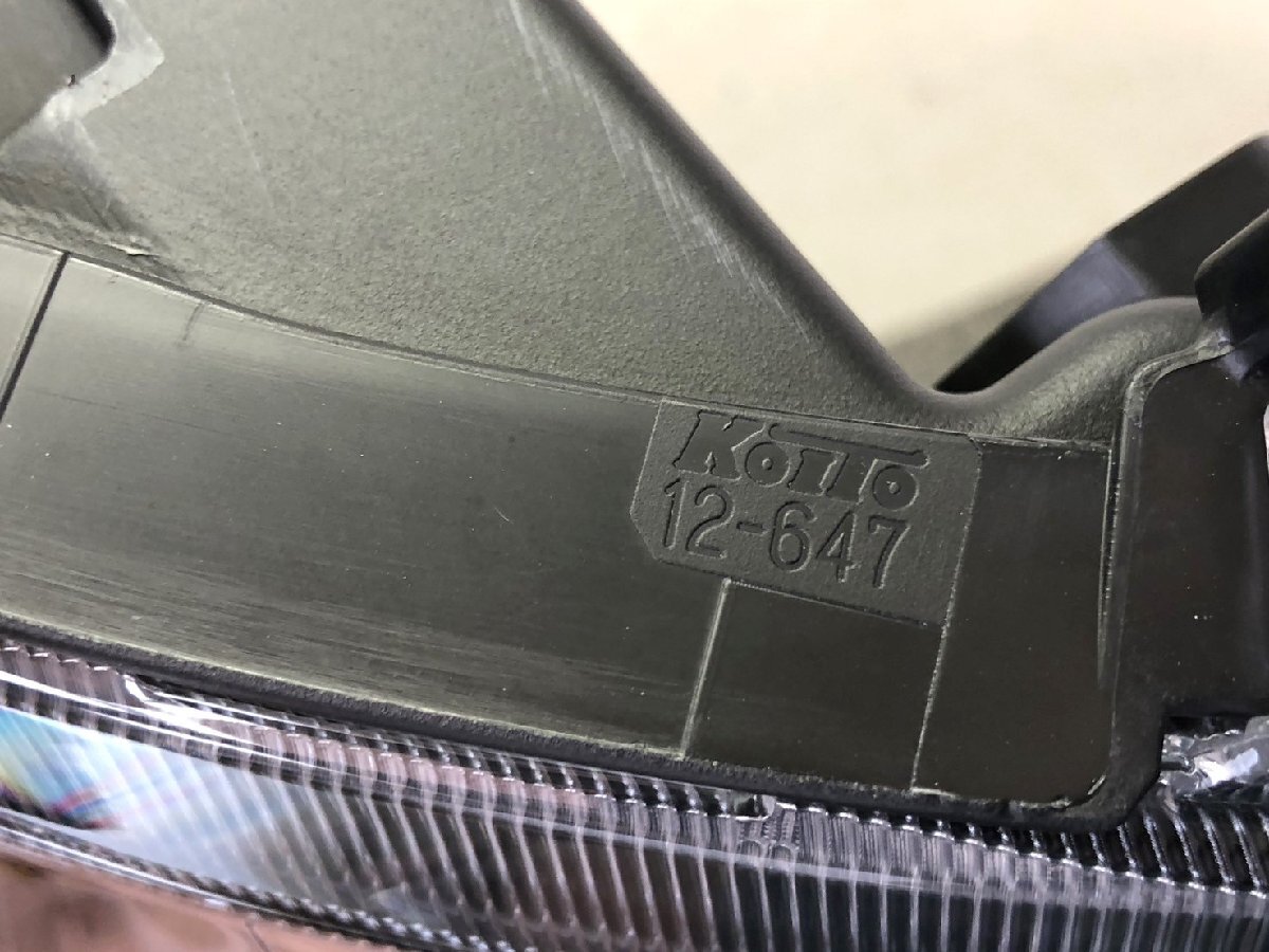 80786 ZWE215W/ZWE219W/ZWE215H/ZWE219H/MZEA12H/MZEA17 カローラ/スポーツ/ツーリング 右ヘッドライト Z/WxB KOITO 12-647 ...