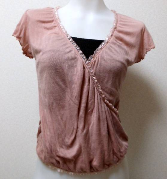 GRAY MAGIC レース使いカシュクールカットソー 2(Mサイズ)｜売買されたオークション情報、yahooの商品情報をアーカイブ公開 - オークファン（aucfan.com）