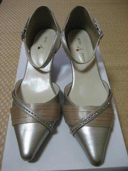 パンプス 23.5cm 4E(ゴールド系)｜売買されたオークション情報、yahooの商品情報をアーカイブ公開 - オークファン（aucfan.com）