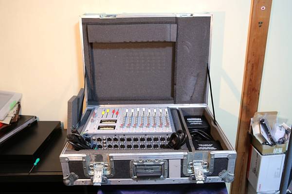 Soundcraft LM1 電源部 2台 HDケース(ミキサー)｜売買されたオークション情報、yahooの商品情報をアーカイブ公開 ...