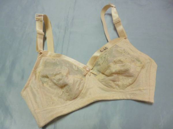 シャルレ FA022 ロゴモチーフのイエローヌード補正ブラ C65(65以下)｜売買されたオークション情報、yahooの商品情報をアーカイブ公開 - オークファン（aucfan.com）